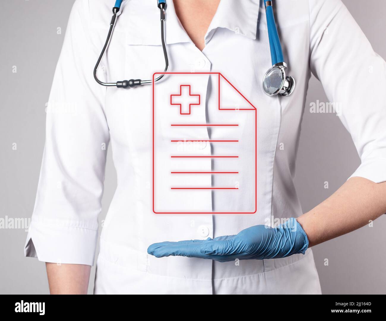 Doctor giving patient note hi-res stock photography and images - Alamy