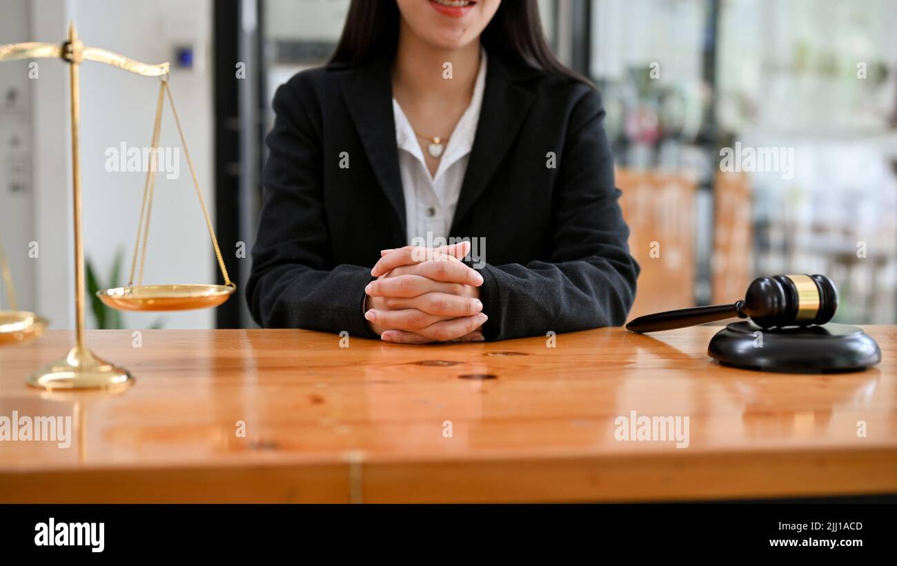 Table serious discussion hi-res stock photography and images - Alamy