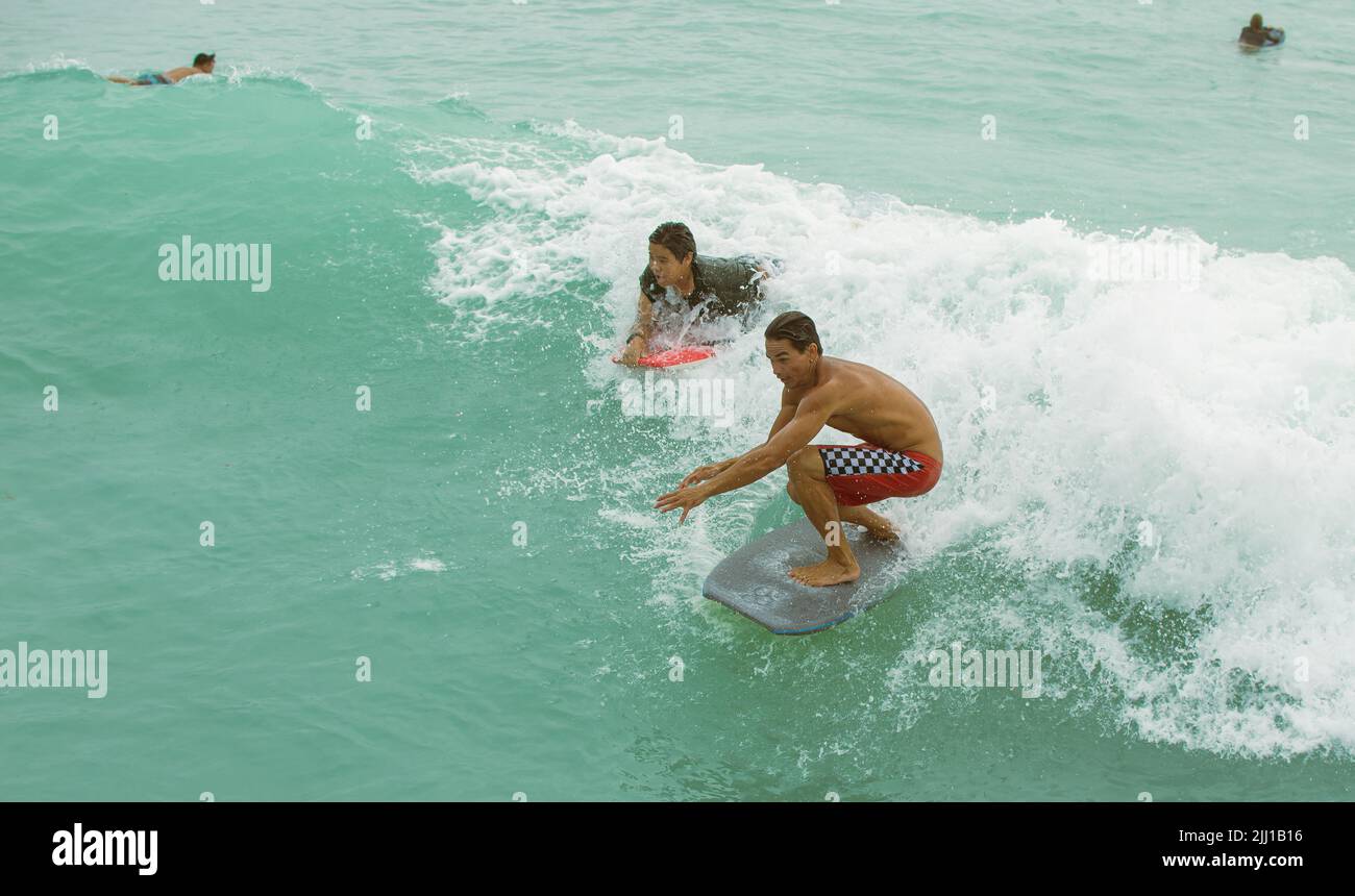 Editorial content from people surfing in Oahu, Honolulu, Hawai, 2022 ...