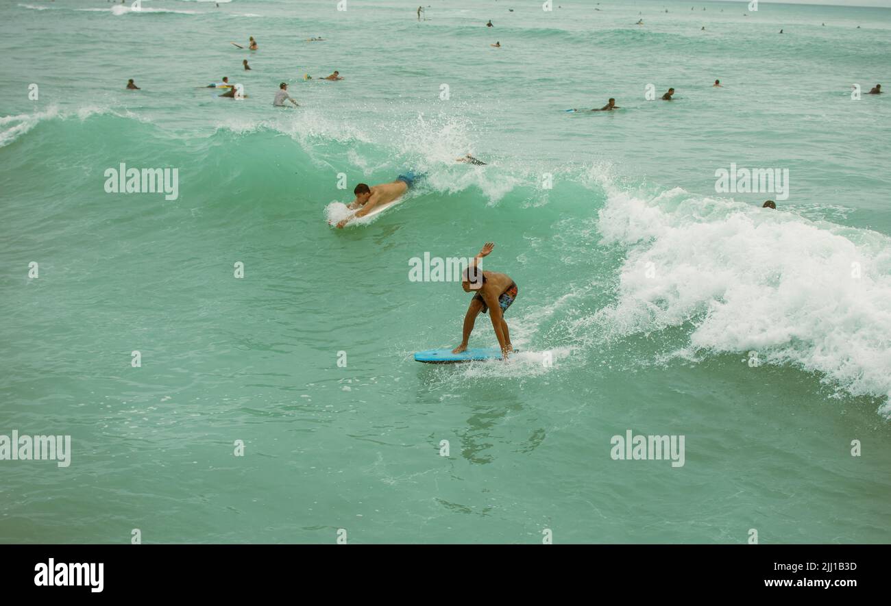 Editorial content from people surfing in Oahu, Honolulu, Hawai, 2022 ...