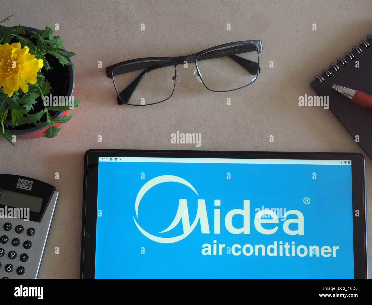 Midea logo hi-res stock photography and images - Alamy