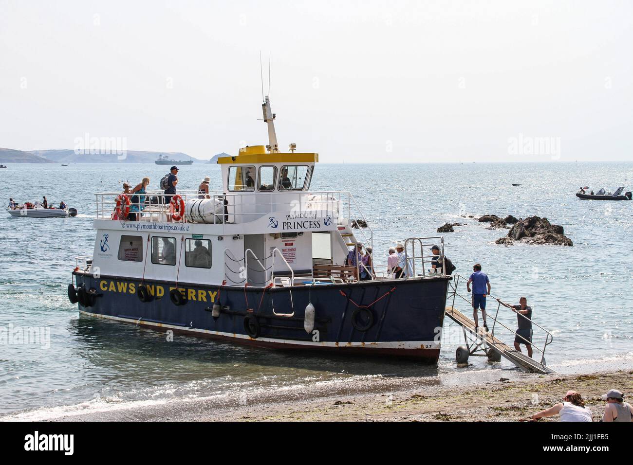 Cawsand ferry service hi-res stock photography and images - Alamy