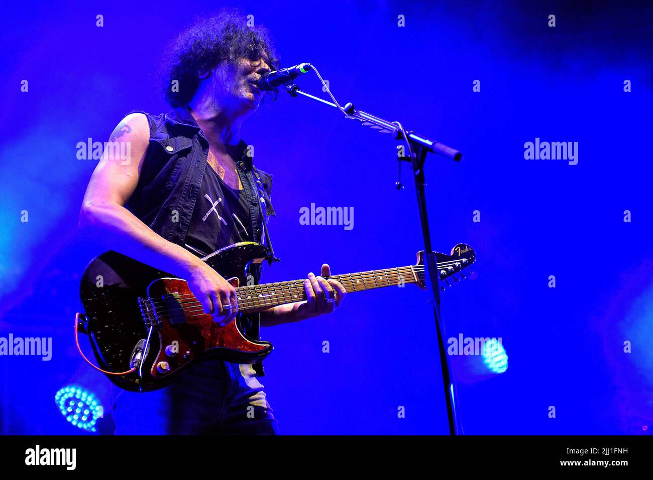 Andrea appino rock hi-res stock photography and images - Alamy
