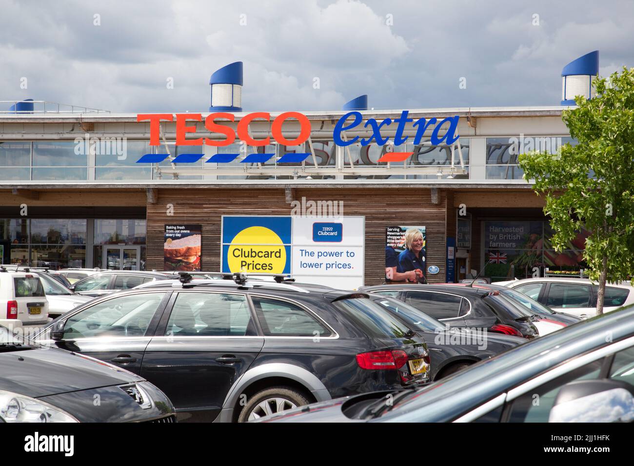 Tesco extra logo hi-res stock photography and images - Alamy