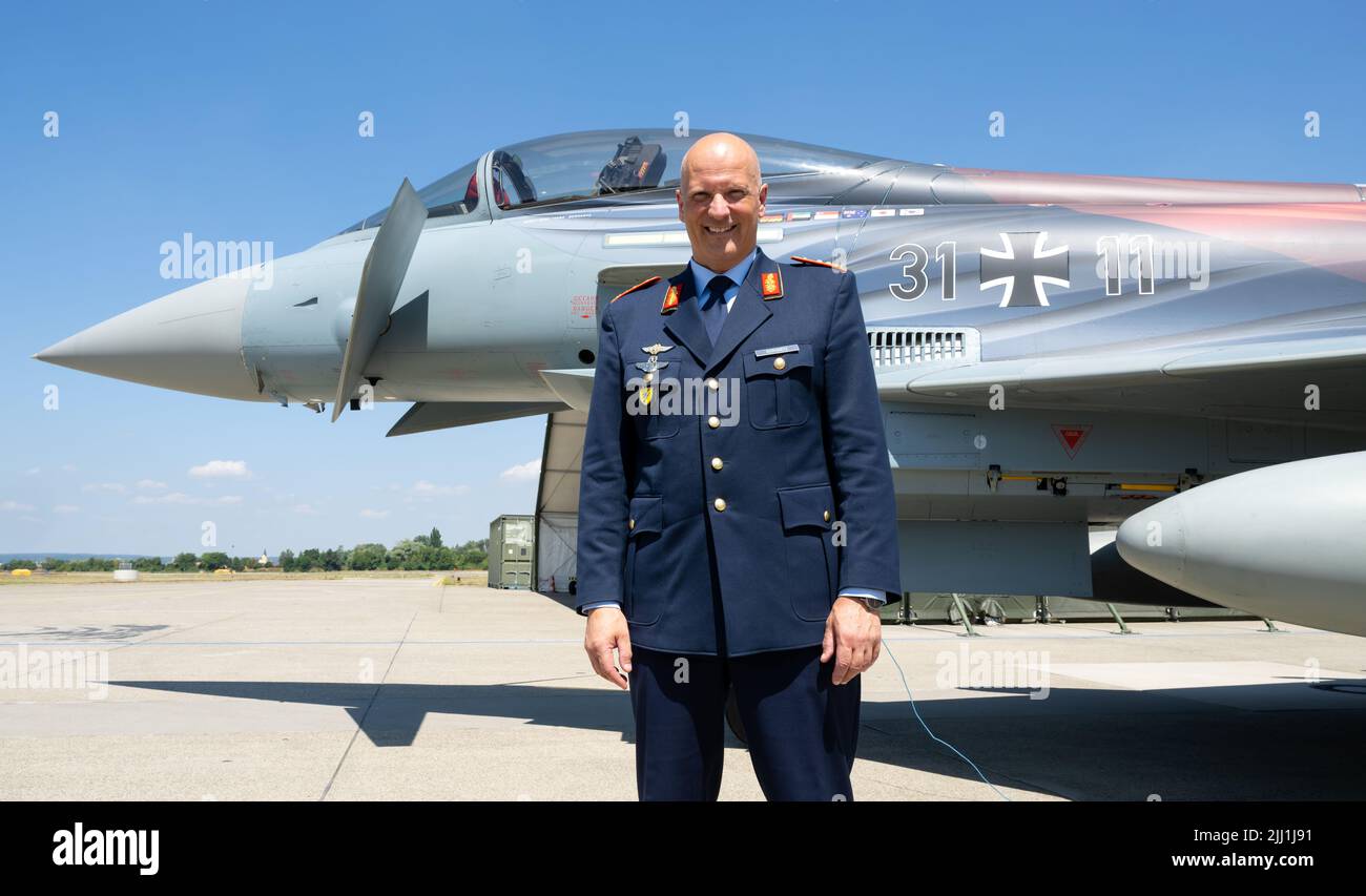 Neuburg A.D.Donau, Germany. 22nd July, 2022. Lieutenant General Ingo ...