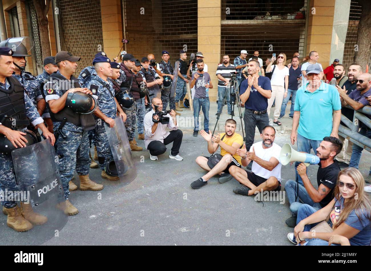 Beirut lebanon prime ministers headquarter crisis banks leba hi-res ...