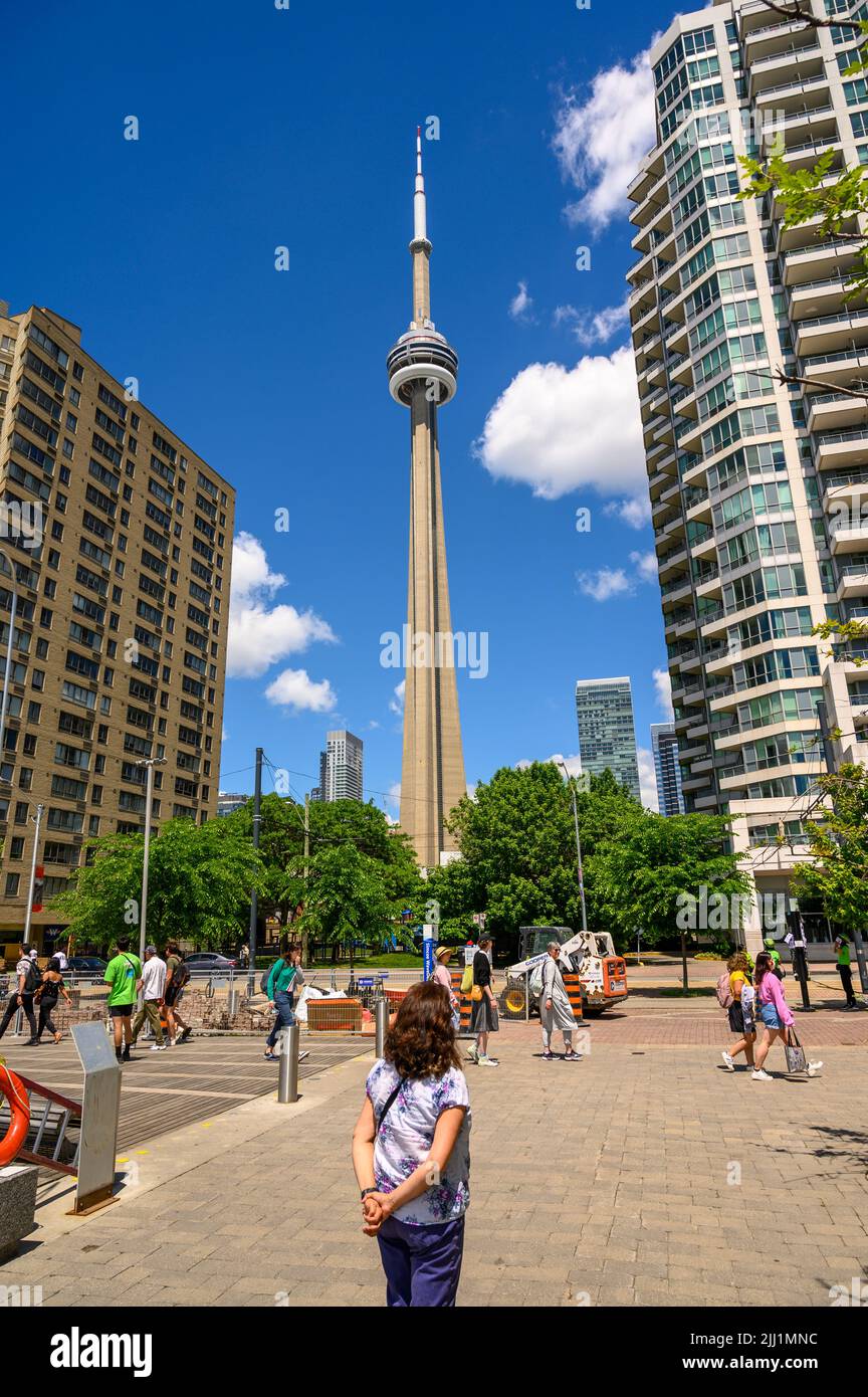 Cn tower toronto observation deck hi-res stock photography and images ...
