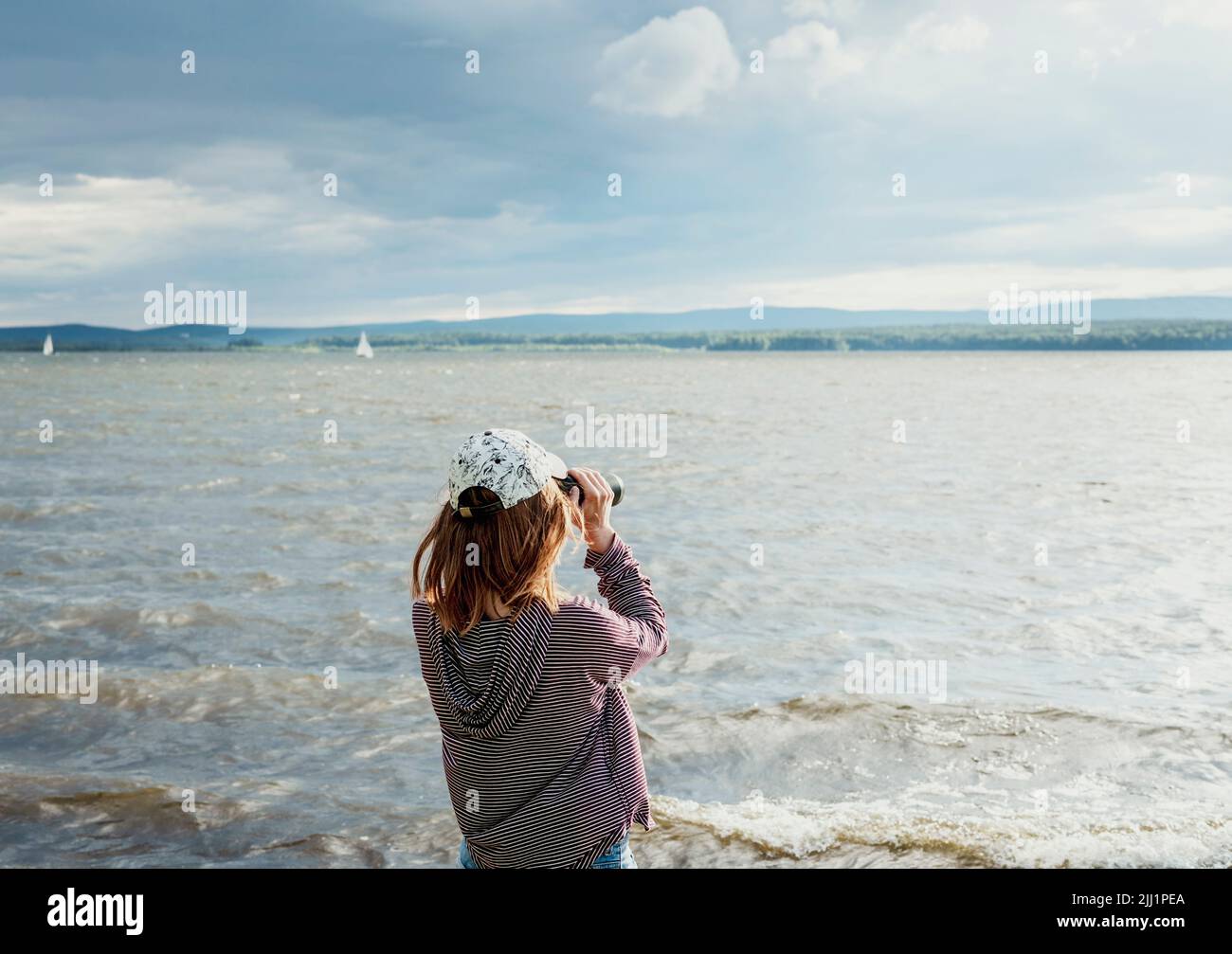 Birdwatching birdwatcher female girl woman hi-res stock photography and ...