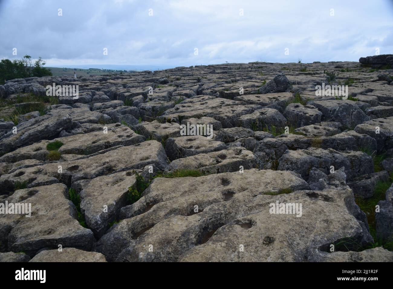 Geological wonder in the Yorkshire dales ,Malham cove and surrounding ...