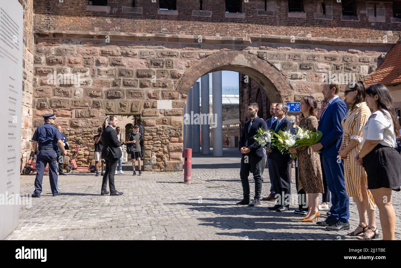 Nuremberg, Germany. 22nd July, 2022. Annalena Baerbock (3rd from left) at the NSU memorial in ...