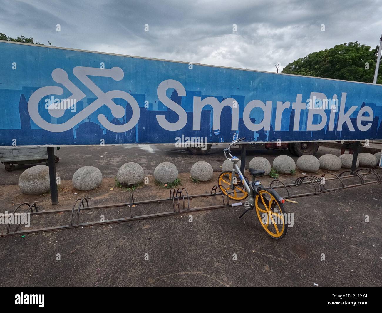 Smart cycles hi-res stock photography and images - Alamy