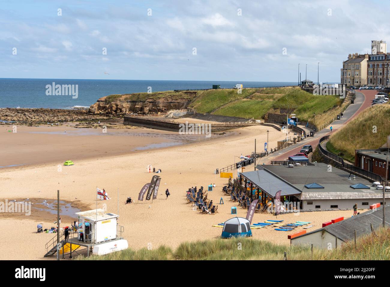 Long sandy beach england hi-res stock photography and images - Alamy