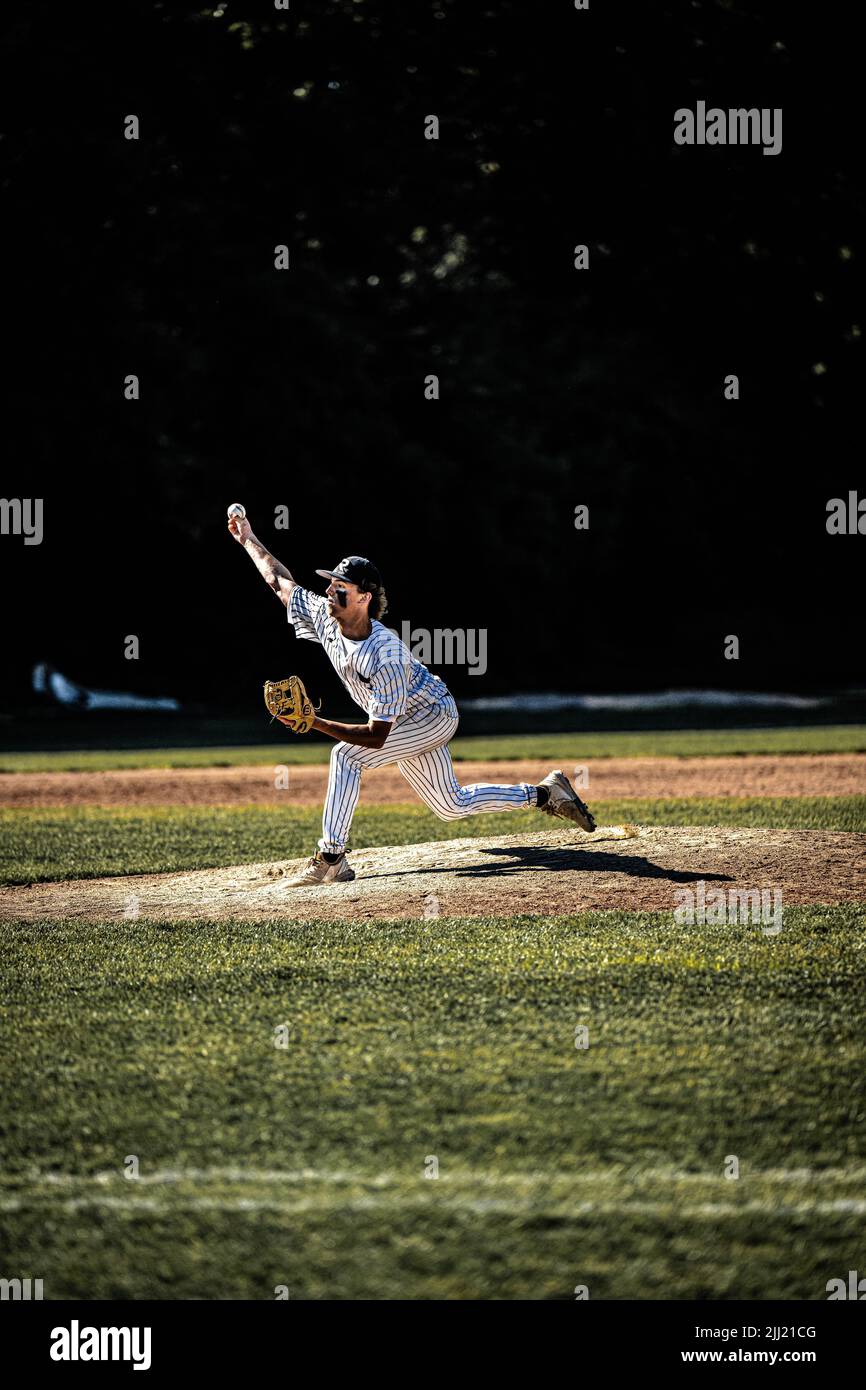 Male pitcher baseball hi-res stock photography and images - Alamy