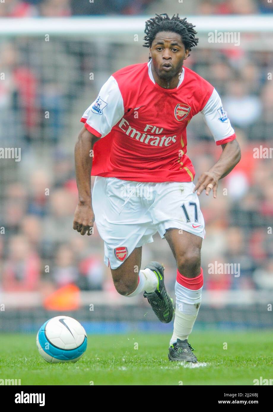 English premier league song hi-res stock photography and images - Alamy