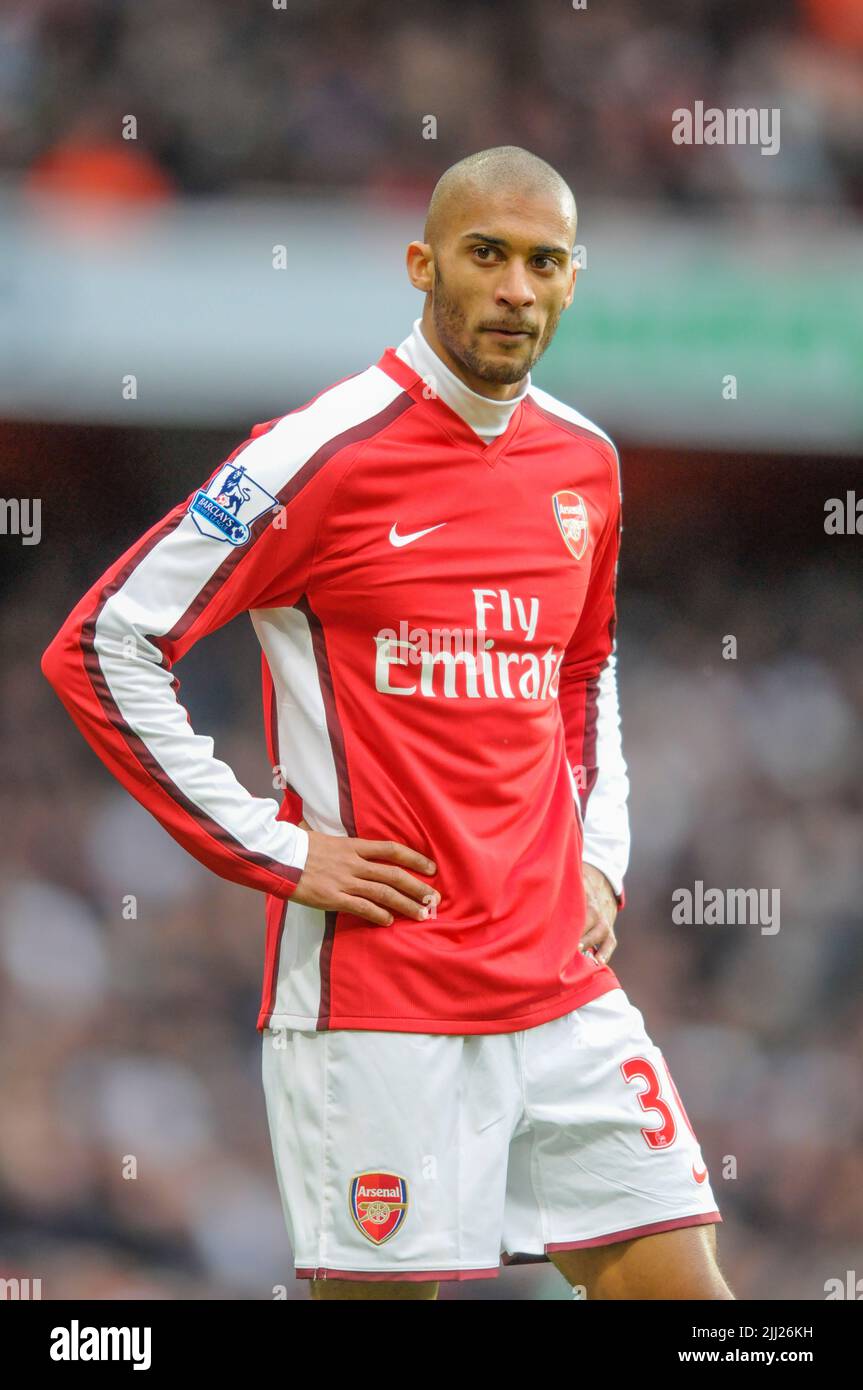 Arsenal aston villa premier league hi-res stock photography and images ...