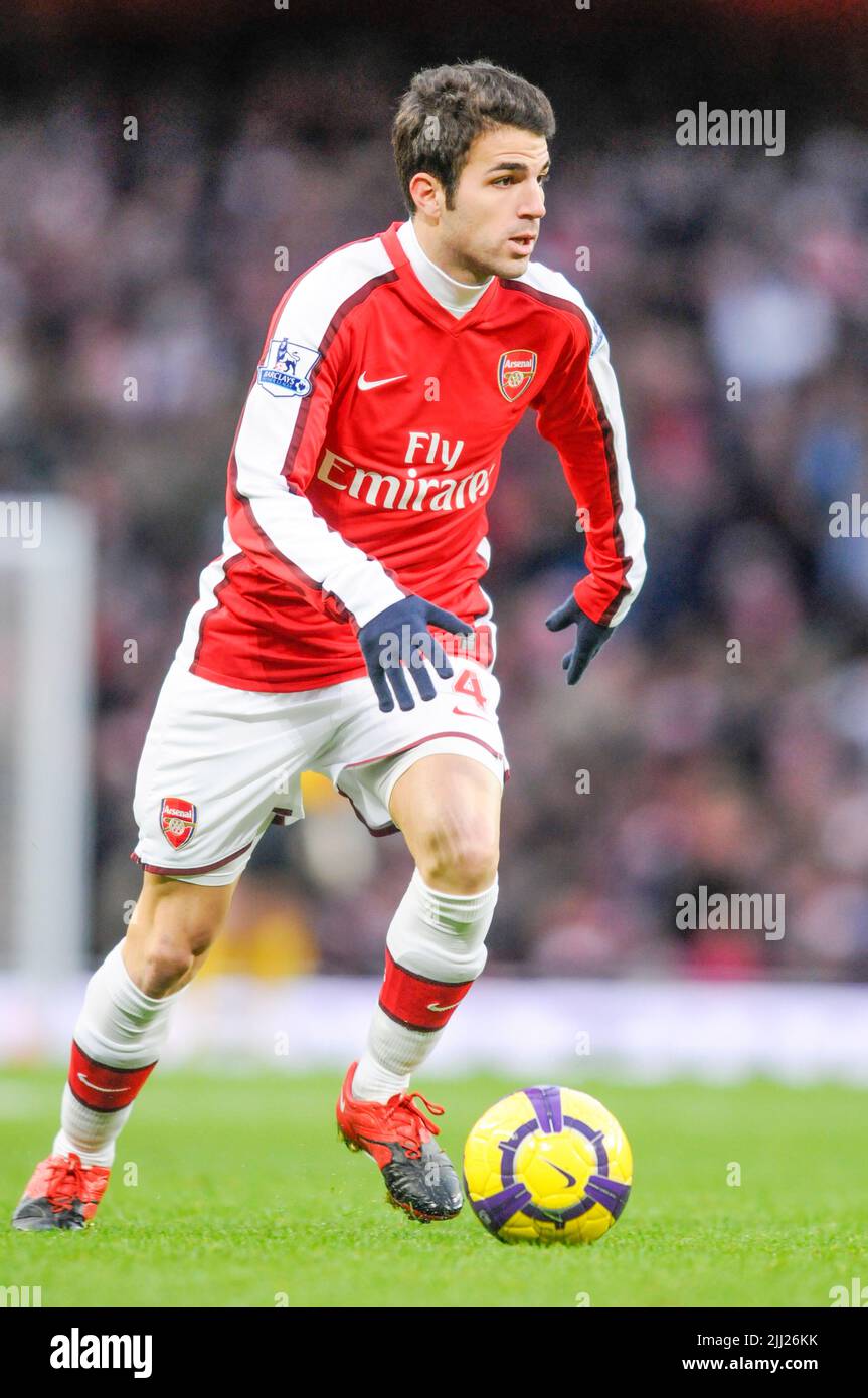 Arsenal aston villa premier league hi-res stock photography and images ...