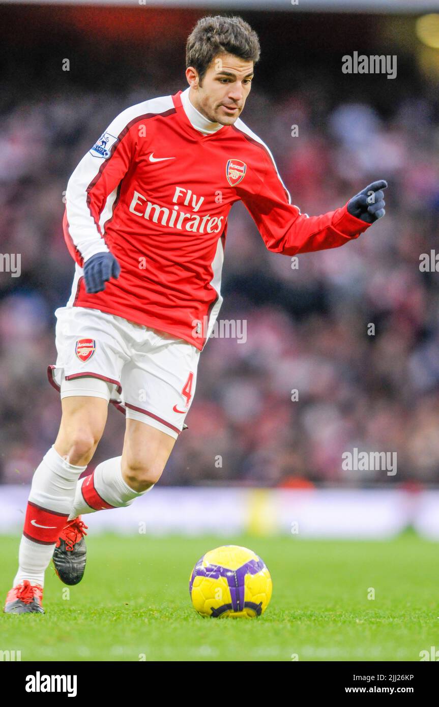 Arsenal aston villa premier league hi-res stock photography and images ...