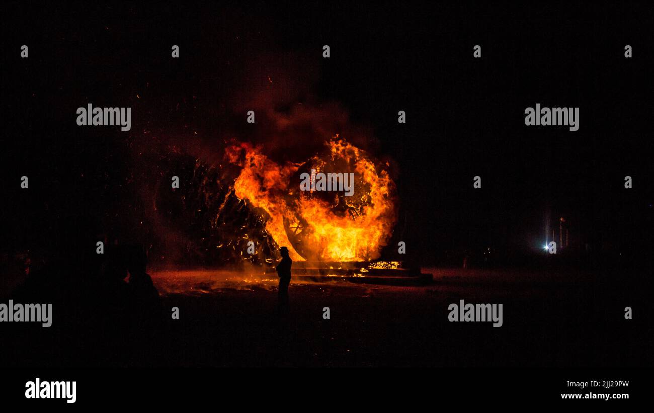 Large flames forest fire night hi-res stock photography and images - Alamy