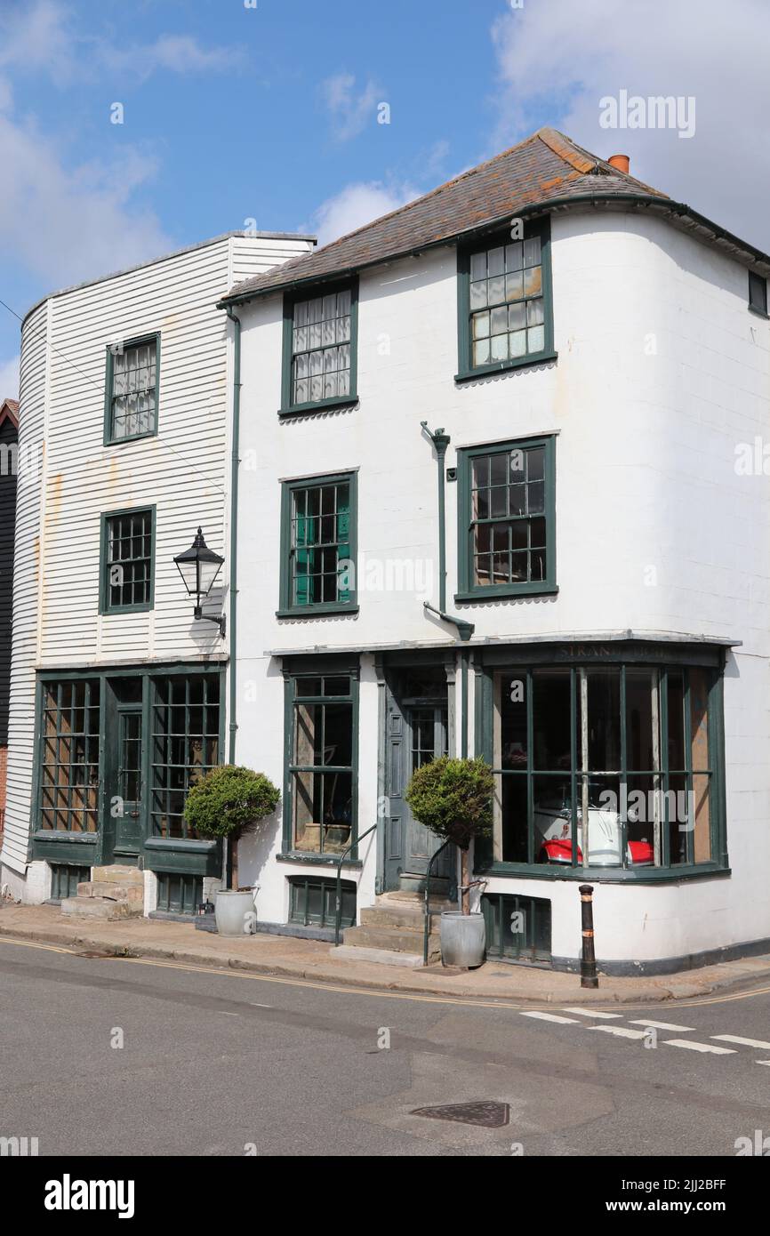 STRAND HOUSE IN RYE IN THE UK THAT WAS USED AS COOPER'S BOOKS AND LACIE ...