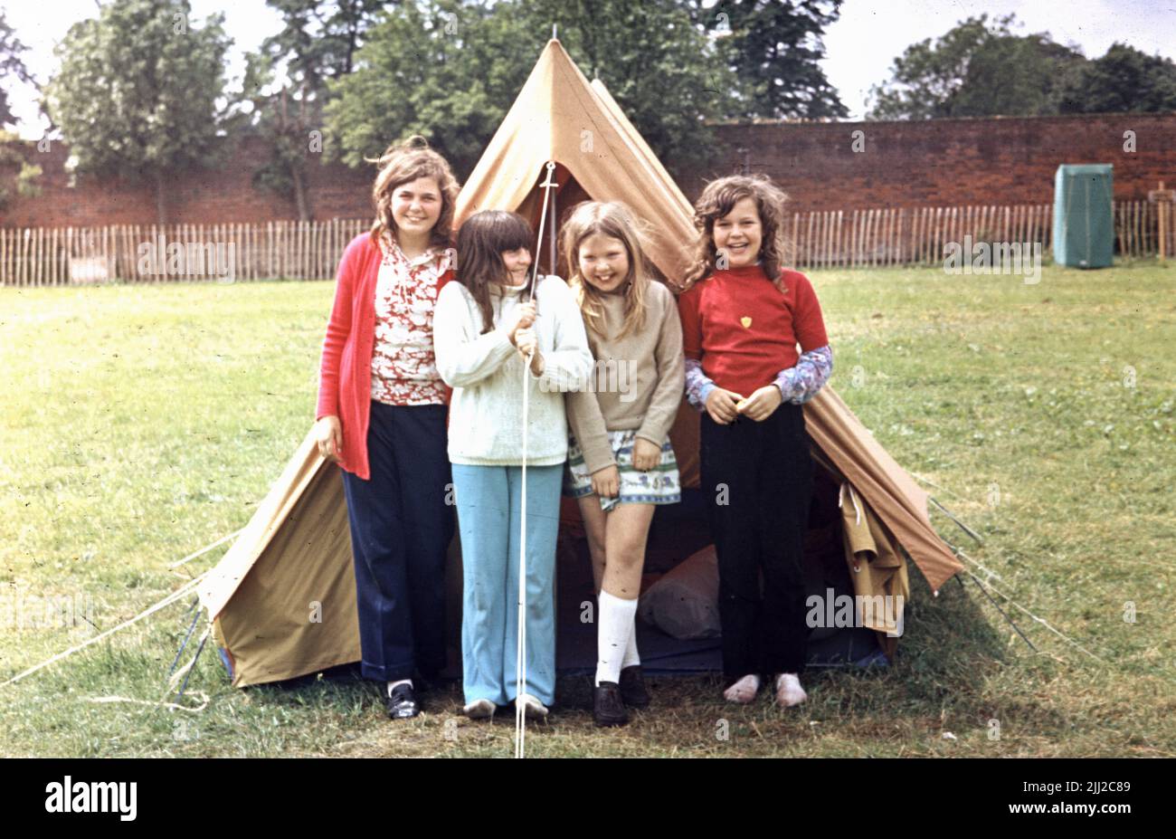 Children playing outside 1970s hi-res stock photography and images - Alamy
