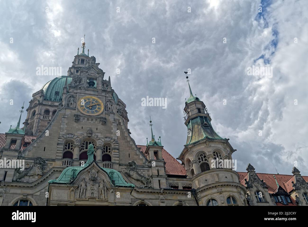 The New City Hall (Neues Rathaus, built between 1901 - 1913) of Hanover ...