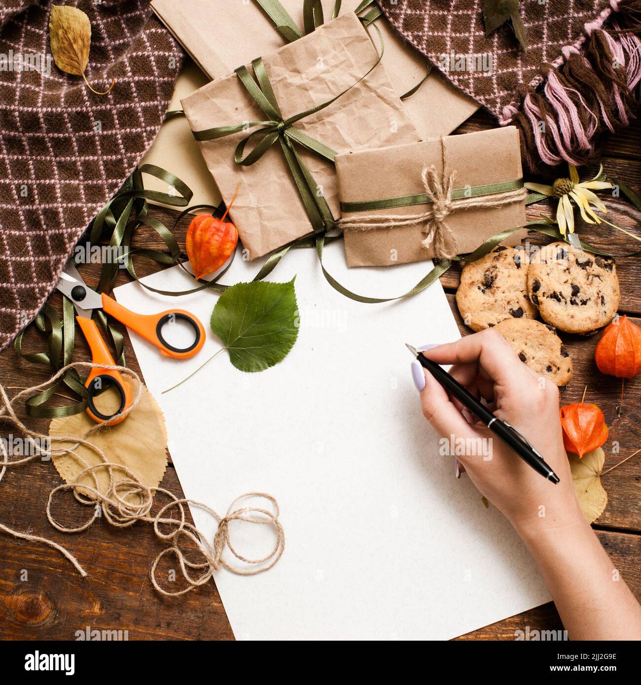 Present check hi-res stock photography and images - Alamy