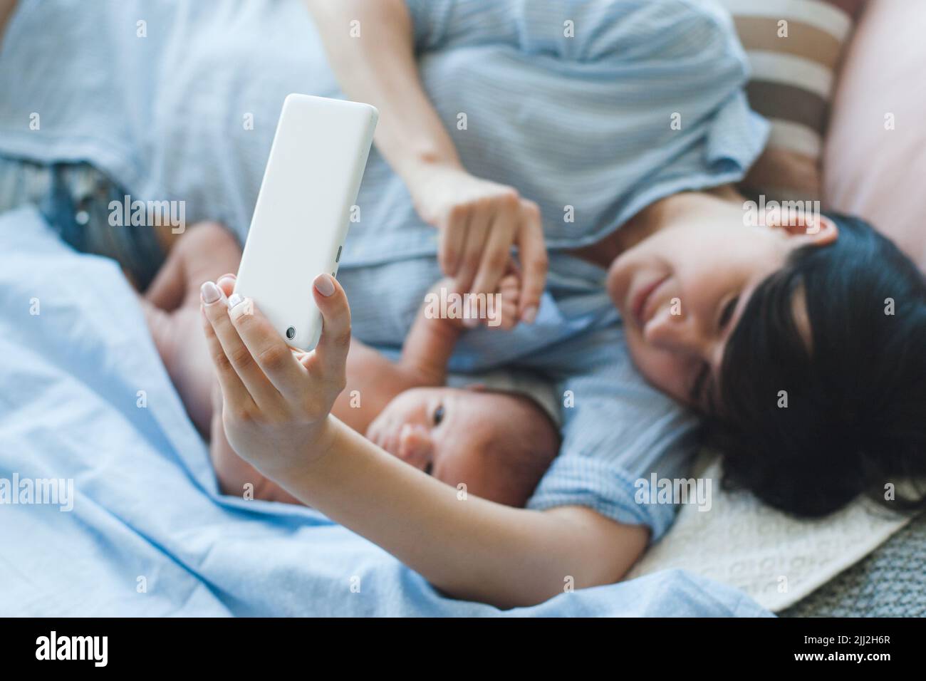 Communication with relatives hi-res stock photography and images - Alamy
