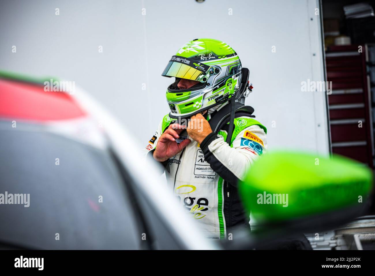 Vantage amr gt4 hi-res stock photography and images - Alamy