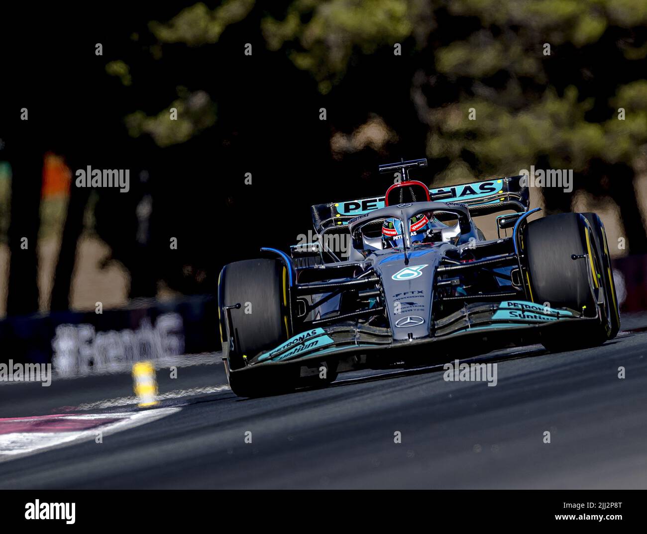 LE CASTELLET - George Russell (63) with the Mercedes W13 during ...
