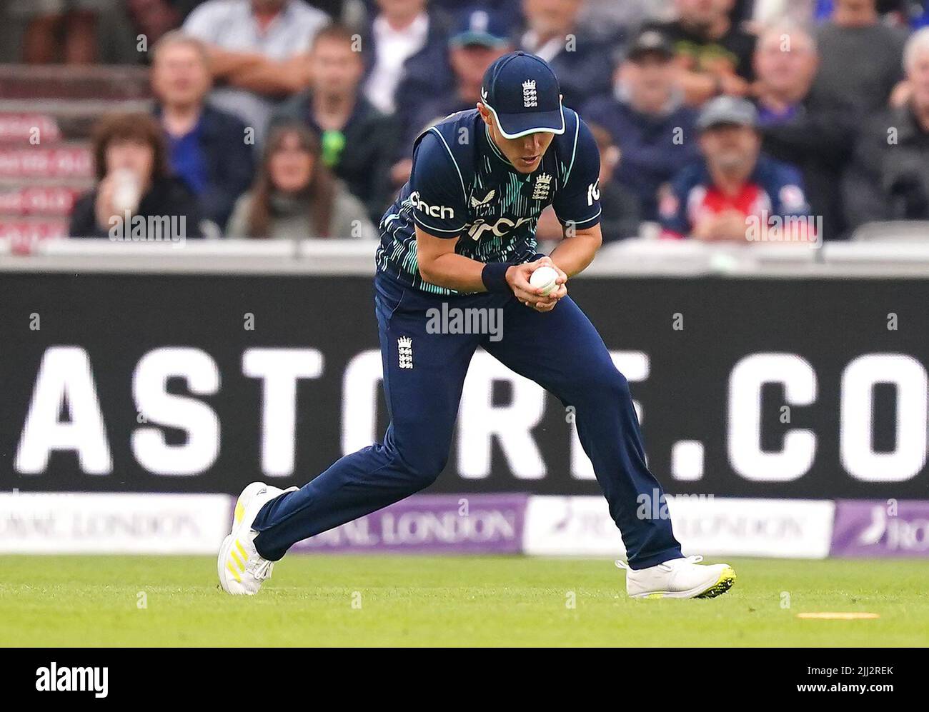 Englan'ds Sam Curran catches out South Africa's Janneman Malan during ...