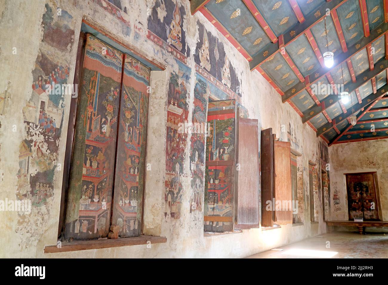 Amazing Old Mural Art and Paintings on Wooden Window Panels in the ...