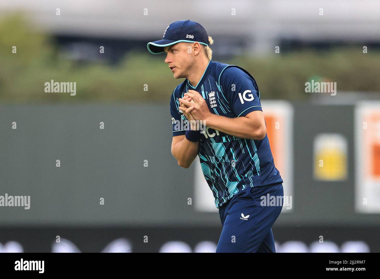 Sam Curran of England catches out Janneman Malan of South Africa Stock ...