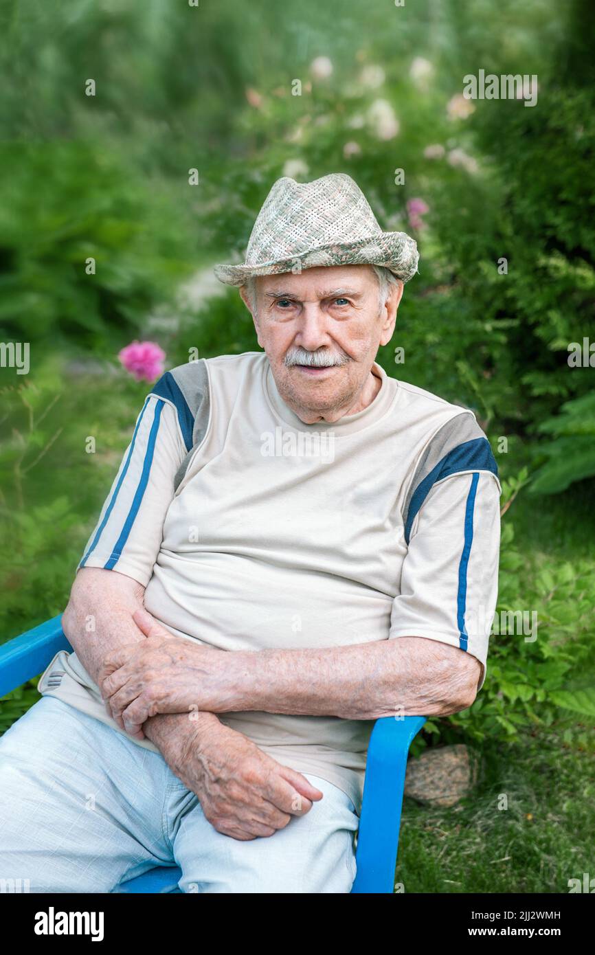 large portrait of an 88 - year - old man in a hat . An old man is ... large portrait of an 88 - year - old man in a hat . An old man is ...
