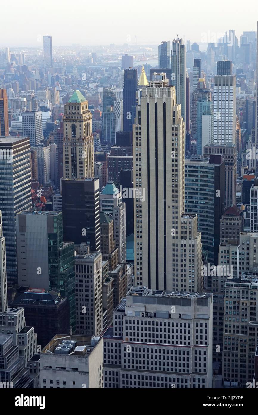 Lat 40 75879800 hi-res stock photography and images - Alamy