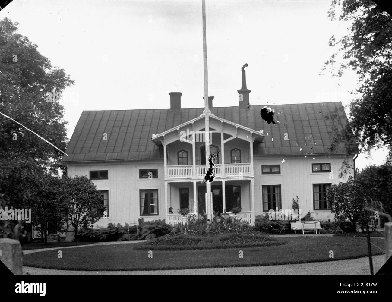 Building design female Black and White Stock Photos & Images - Alamy
