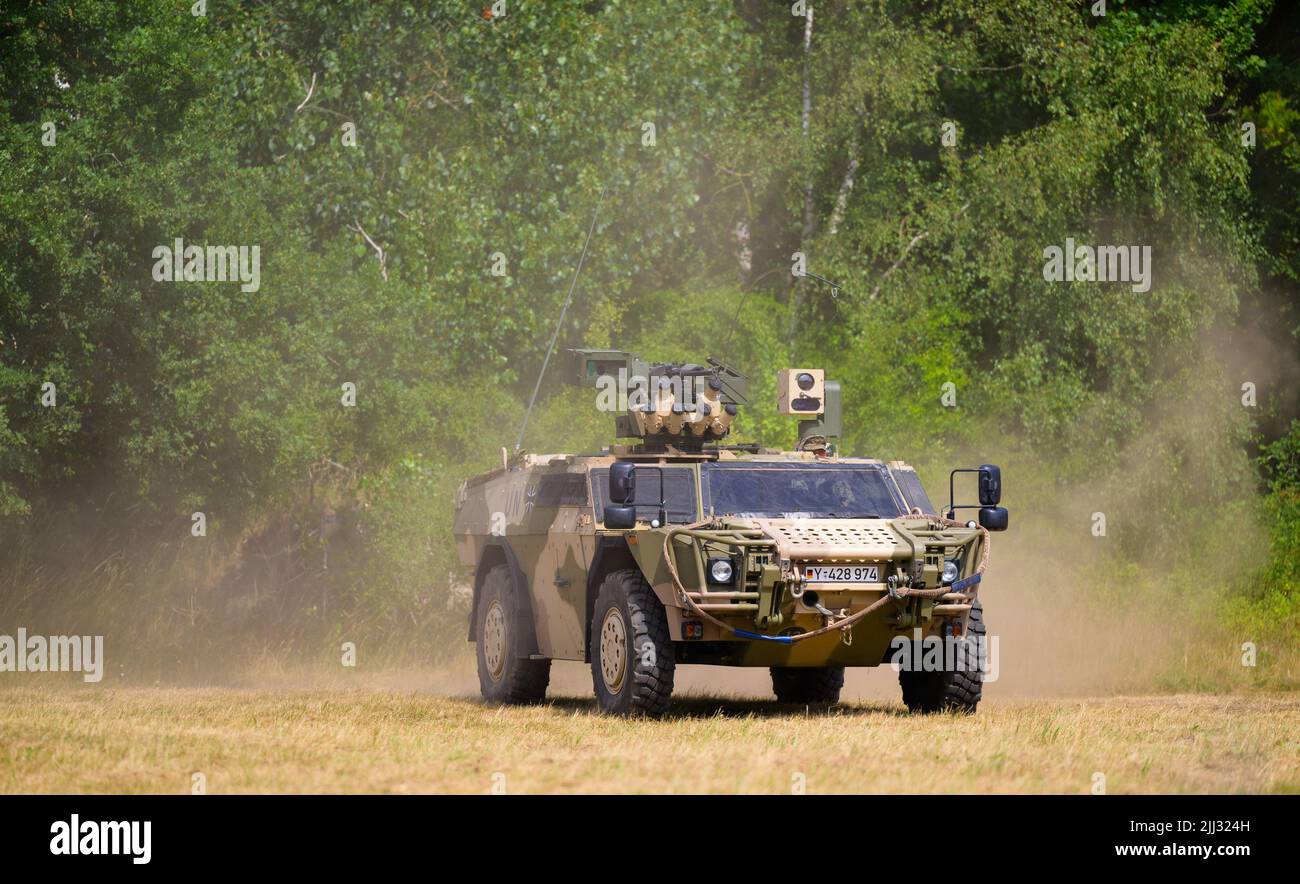 13 July 2022, Lower Saxony, Lüneburg: A Fennek 1A2 reconnaissance vehicle of the Bundeswehr ...