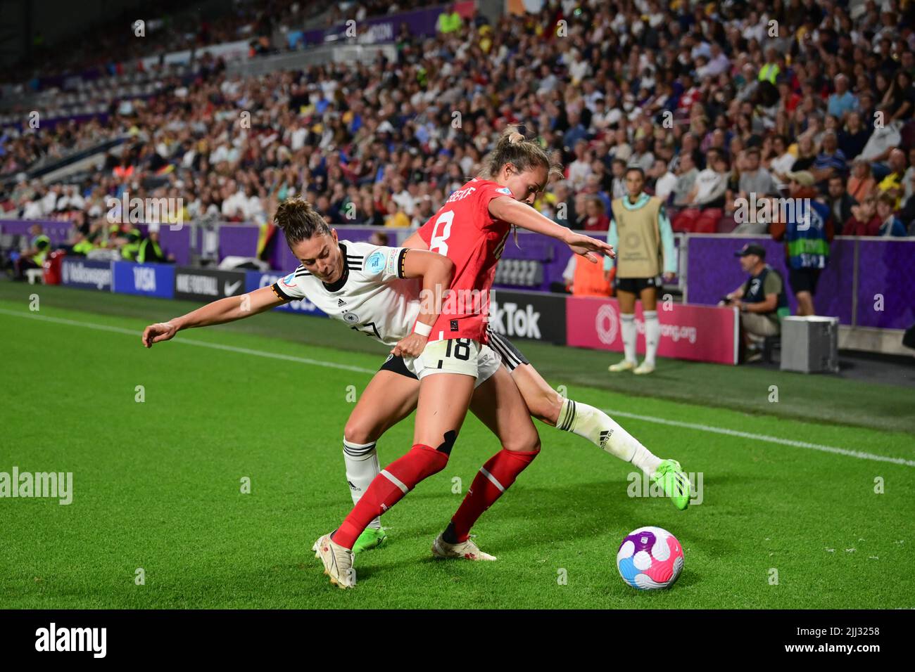 Brentford, UK. 21st July, 2022. Soccer, Women: European Championship, Germany - Austria, final ...