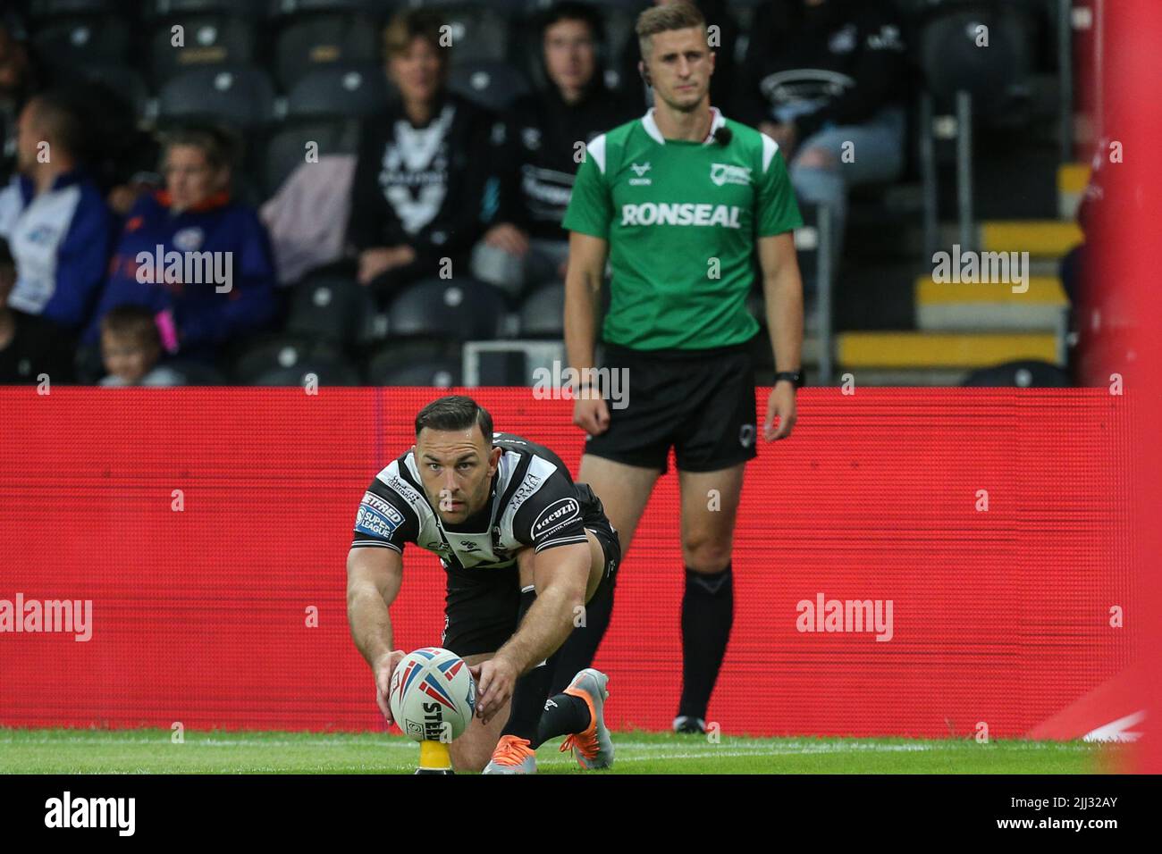 Luke Gale #7 of Hull FC prepares to kick the conversion kick Stock ...
