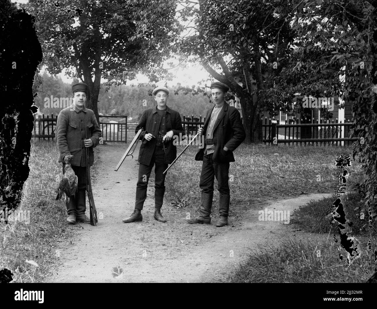 Here with rifles photo hi-res stock photography and images - Alamy