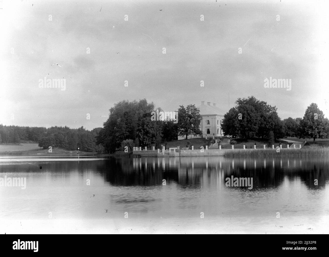 Lake view, residential building Stock Photo - Alamy