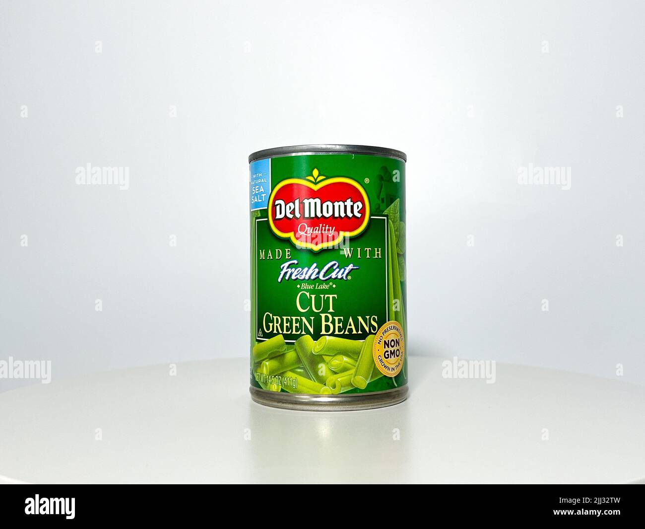 Orlando, FL USA - July 14, 2022: A can of Del Monte Blue Lake Cut Green ...