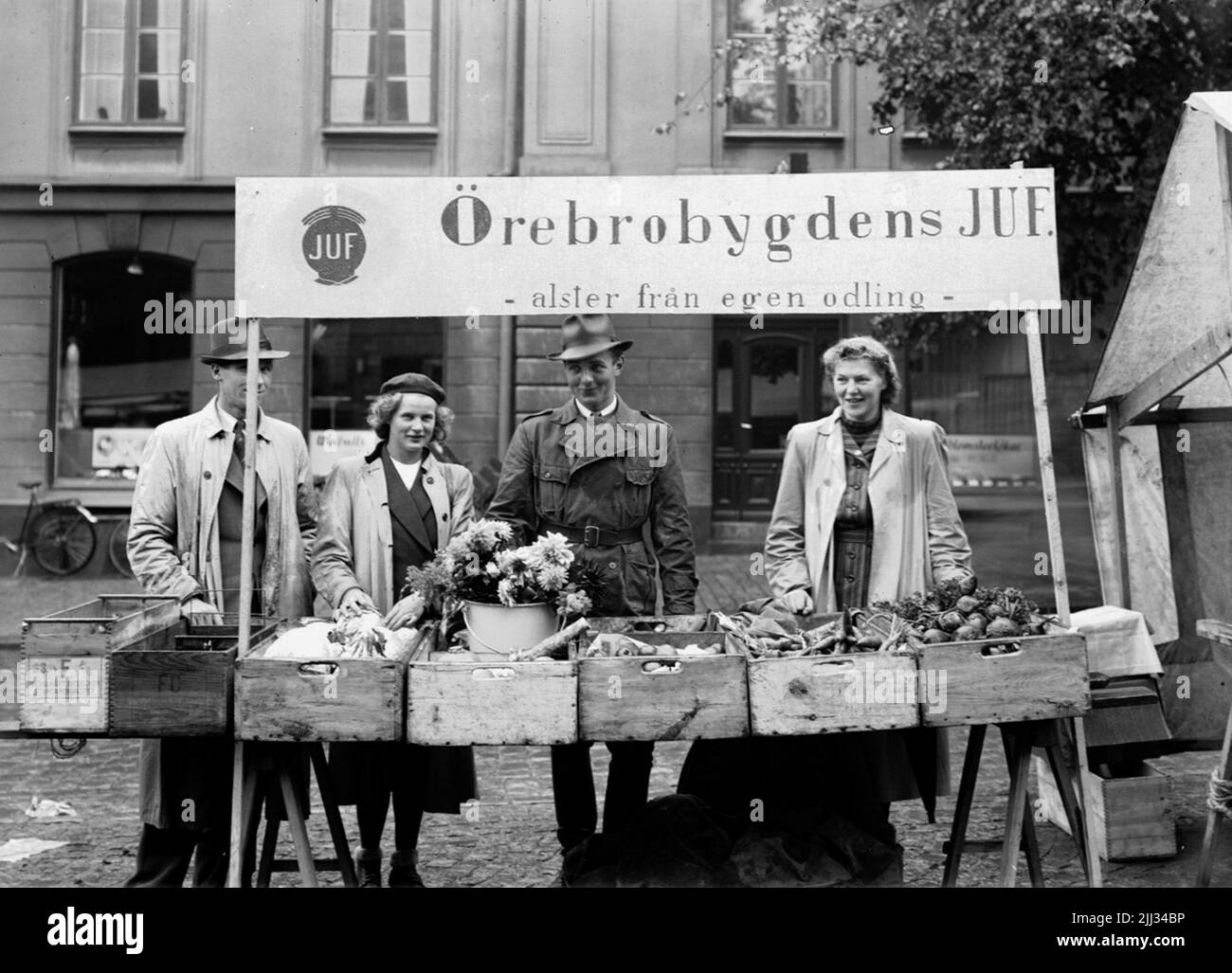 J.U.F's Farmers' Youth Association's salus, articles from their own ...