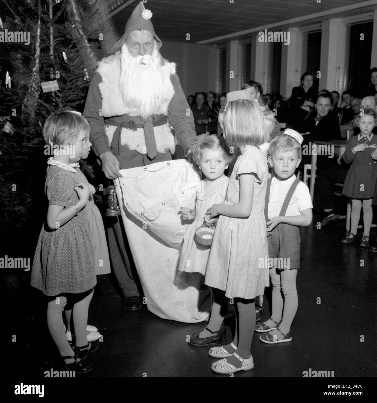 Christmas party at the Electricians at Vasaskolan.19 January 1955 Stock ...
