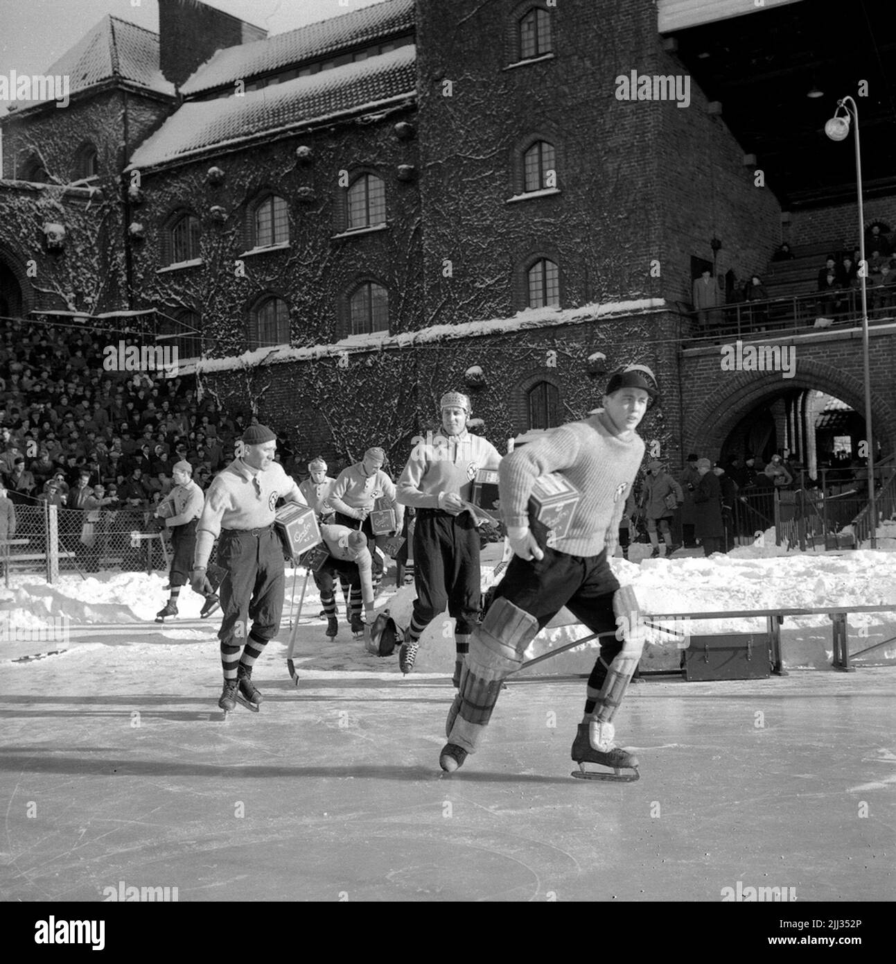 21 february 1955 hi-res stock photography and images - Alamy