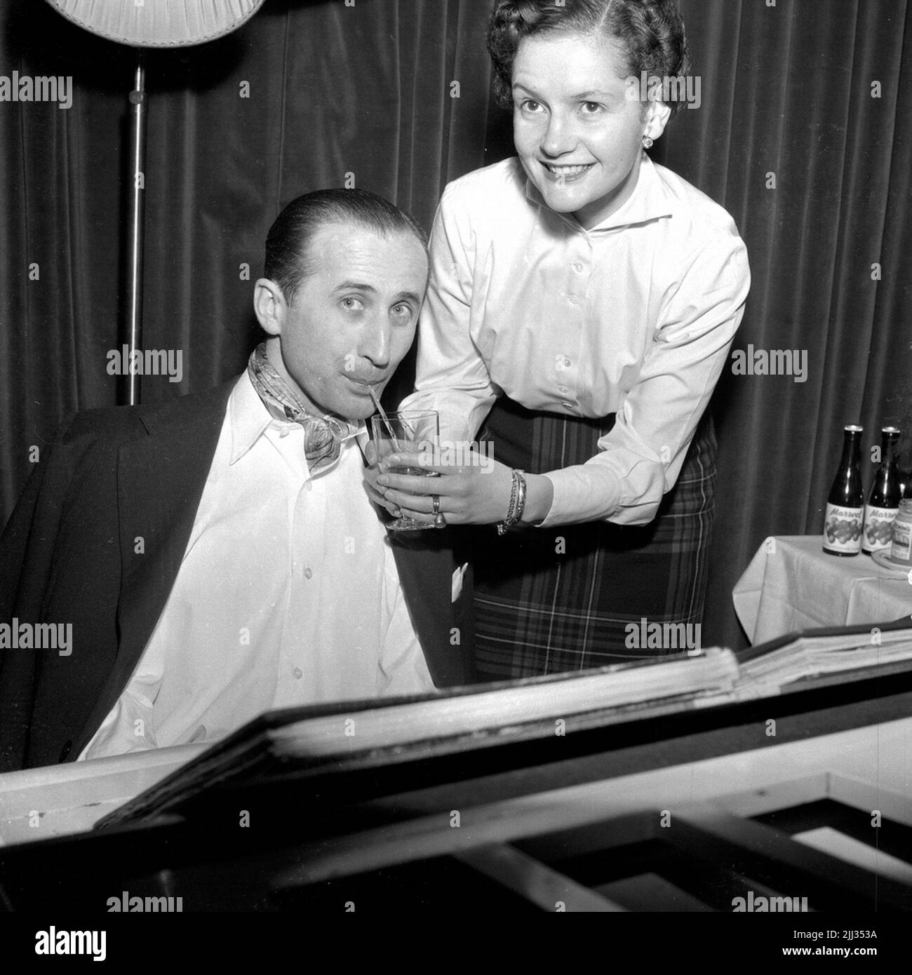 World record in piano play.19 February 1955 Stock Photo - Alamy