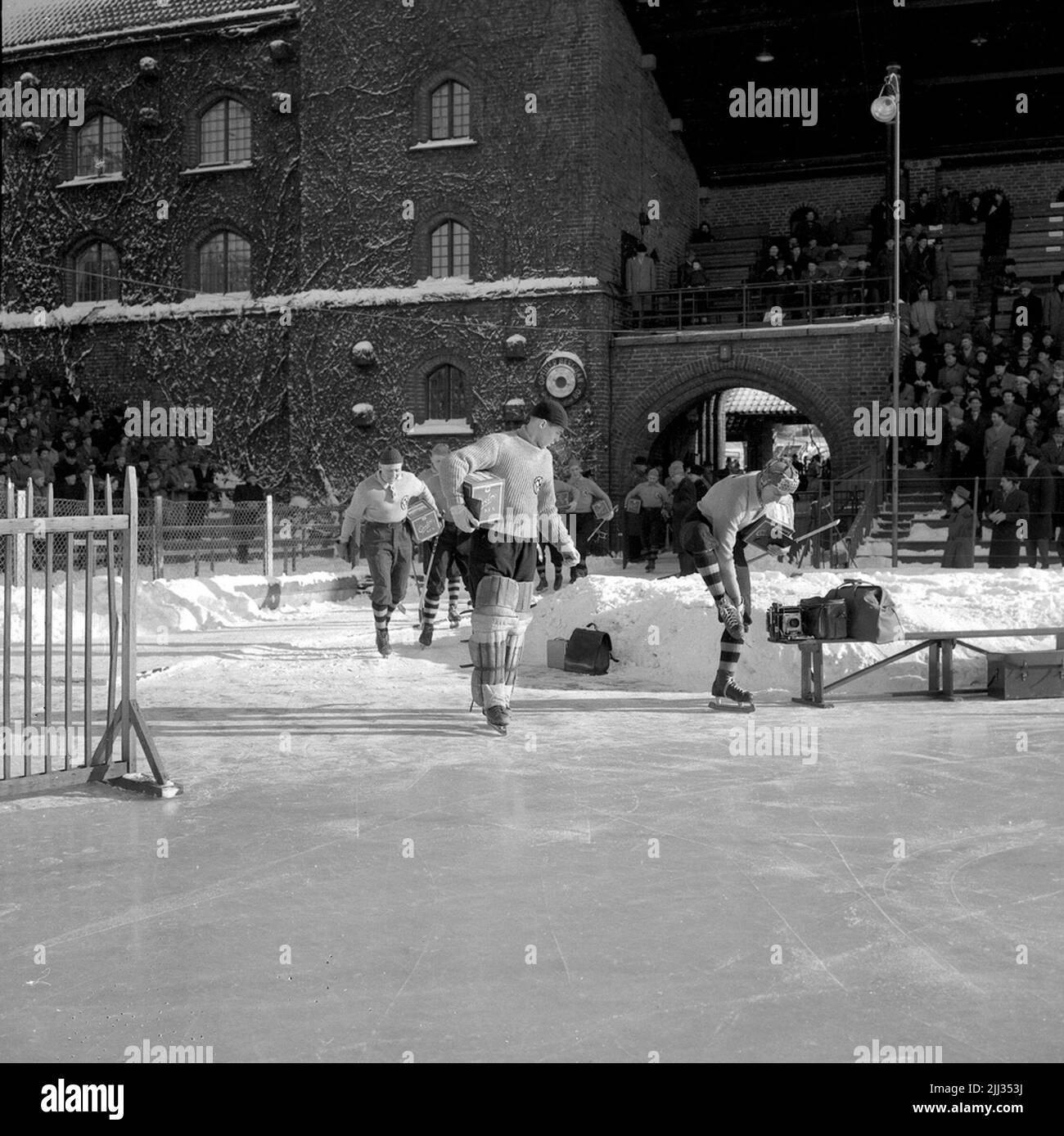 21 february 1955 hi-res stock photography and images - Alamy