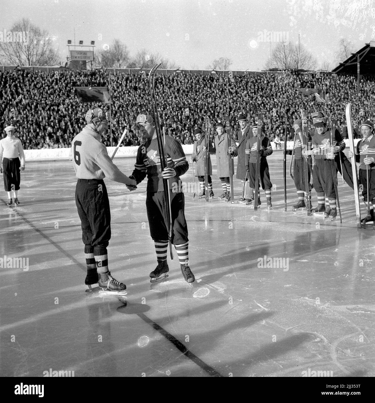 21 february 1955 hi-res stock photography and images - Alamy