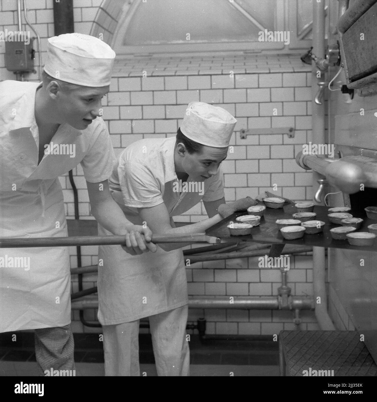 Central Workshop School. Image page.19 March 1955 Stock Photo - Alamy