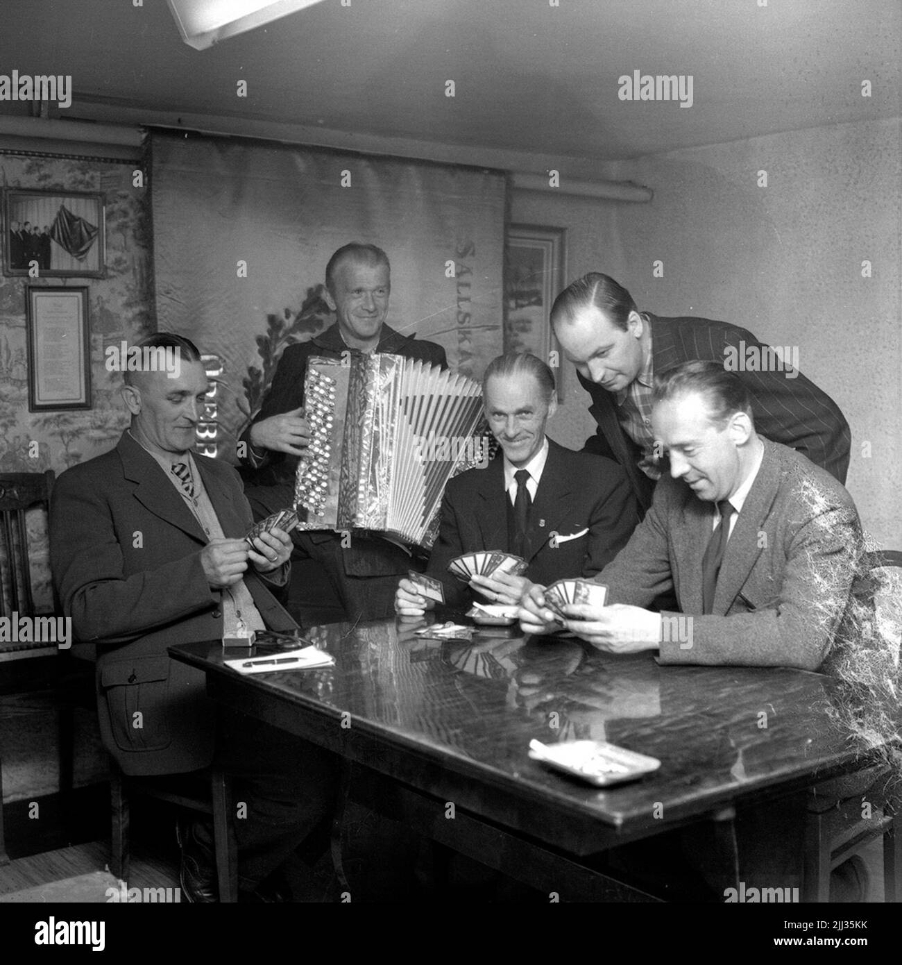 Time report Black and White Stock Photos & Images - Alamy