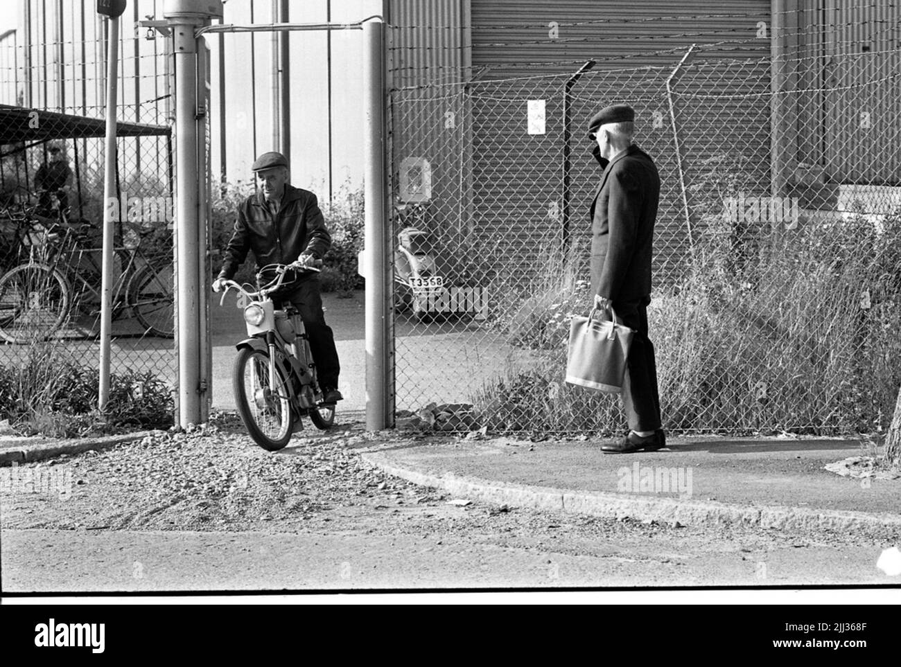 Paper survey Black and White Stock Photos & Images - Alamy